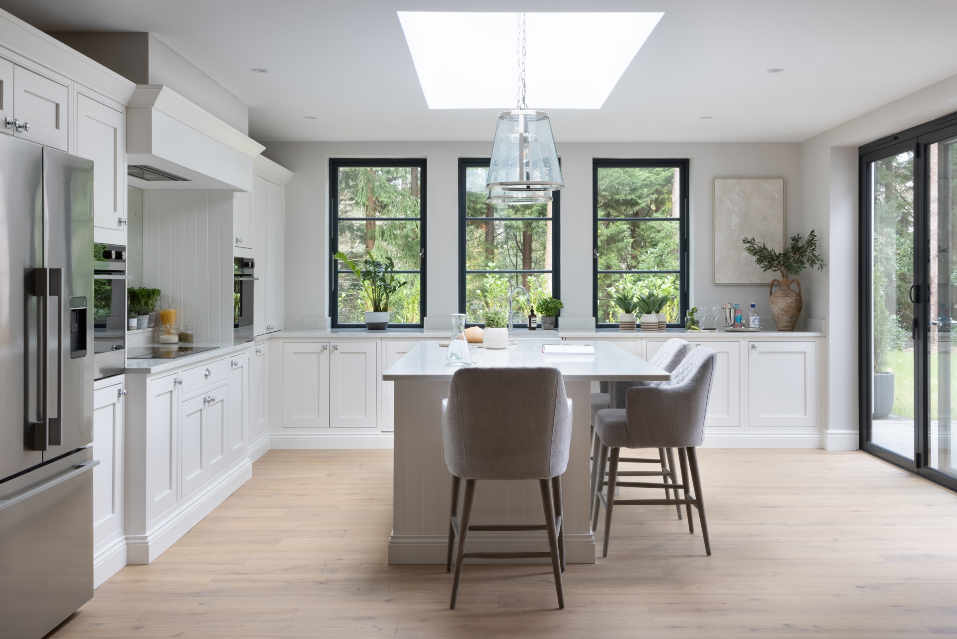 Bright and Timeless Ovolo kitchen by Ella Austin Kitchens