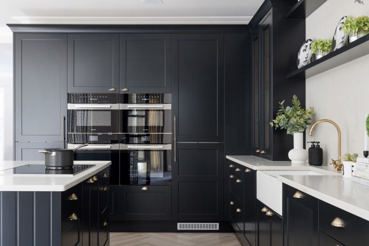 5 Clever Small City Kitchen Ideas [Colours, Design and Lighting]