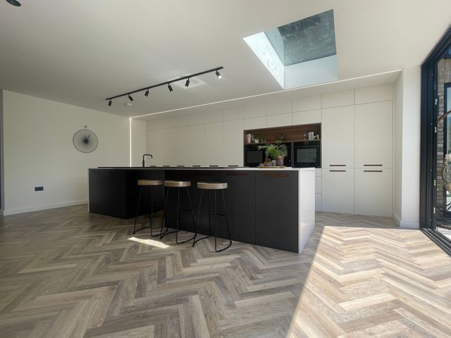 Porter Outline Graphite and White | Real Projects