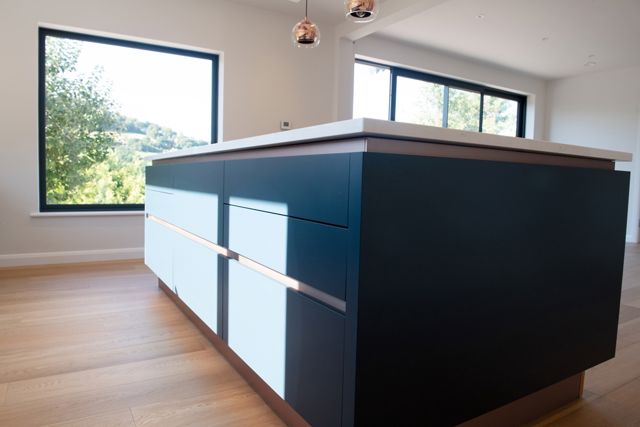 Porter Hartforth Blue and Gloss Porcelain | Real Projects