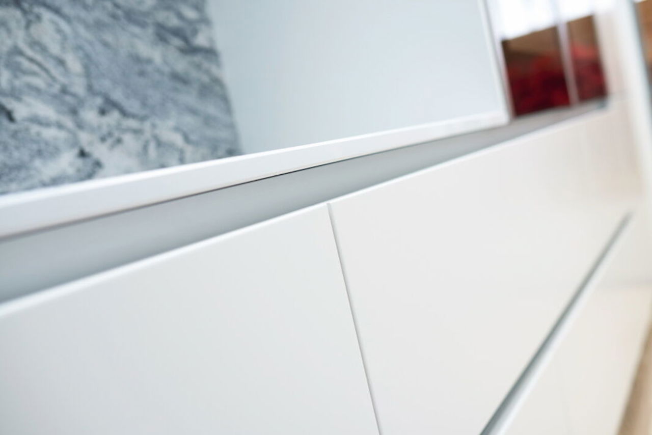 Kitchen Handleless Trims | Aluminium, Graphite & White