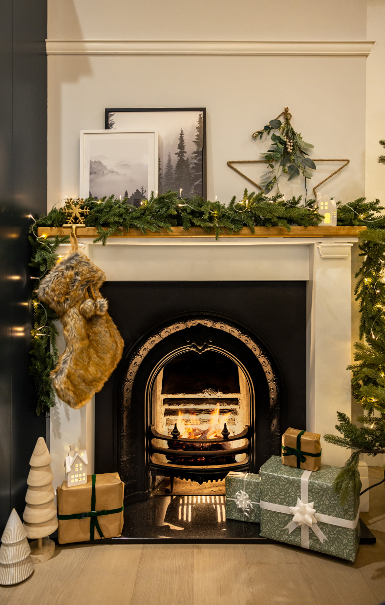How to Decorate your Mantlepiece for Christmas | Second Nature Journal ...