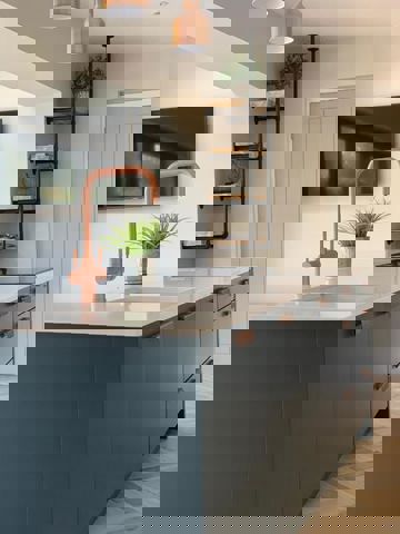 Porter Hartforth Blue & Remo Matt White | Real Projects